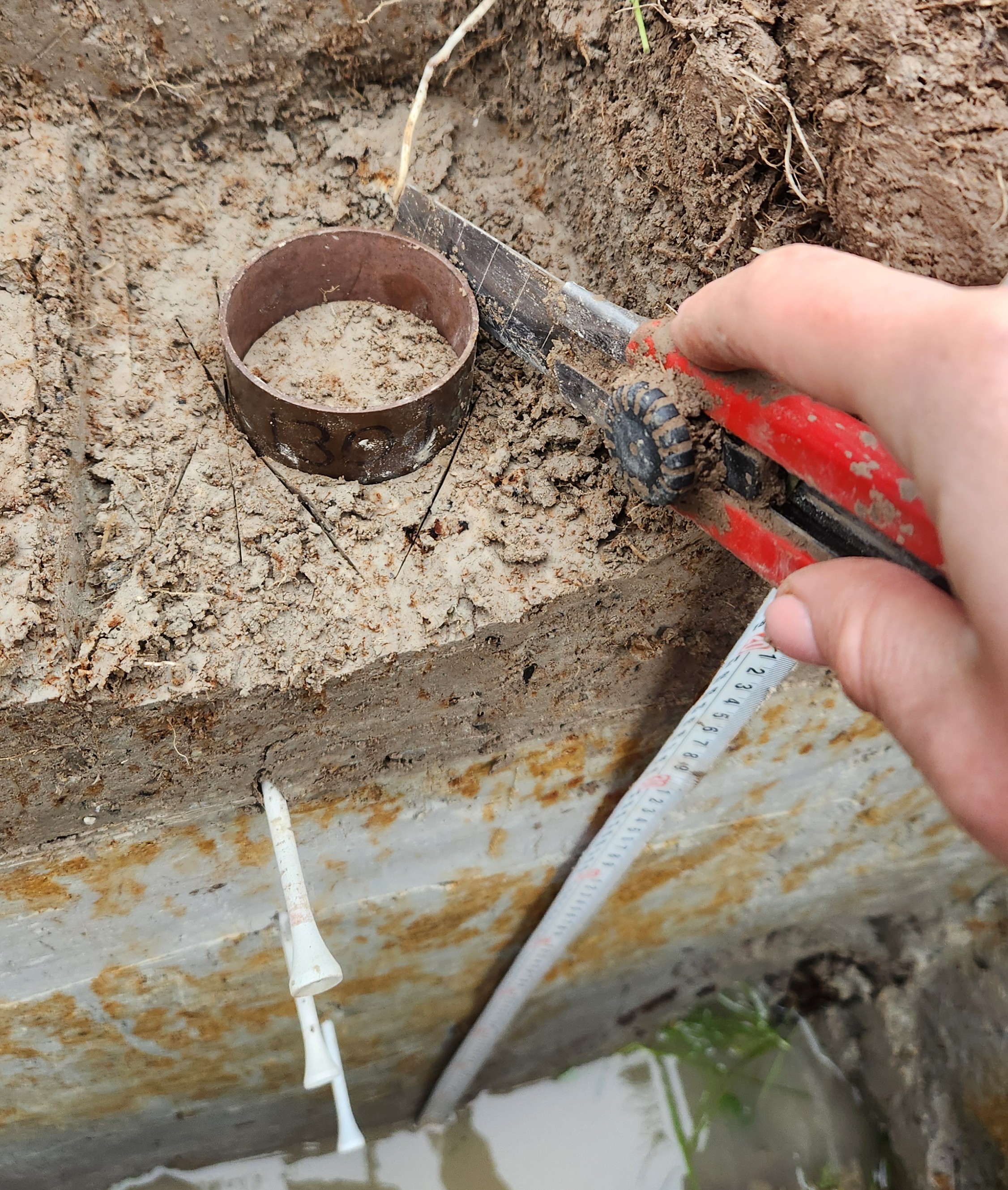 Appendix C — Observing and sampling soils – Soil Description Handbook