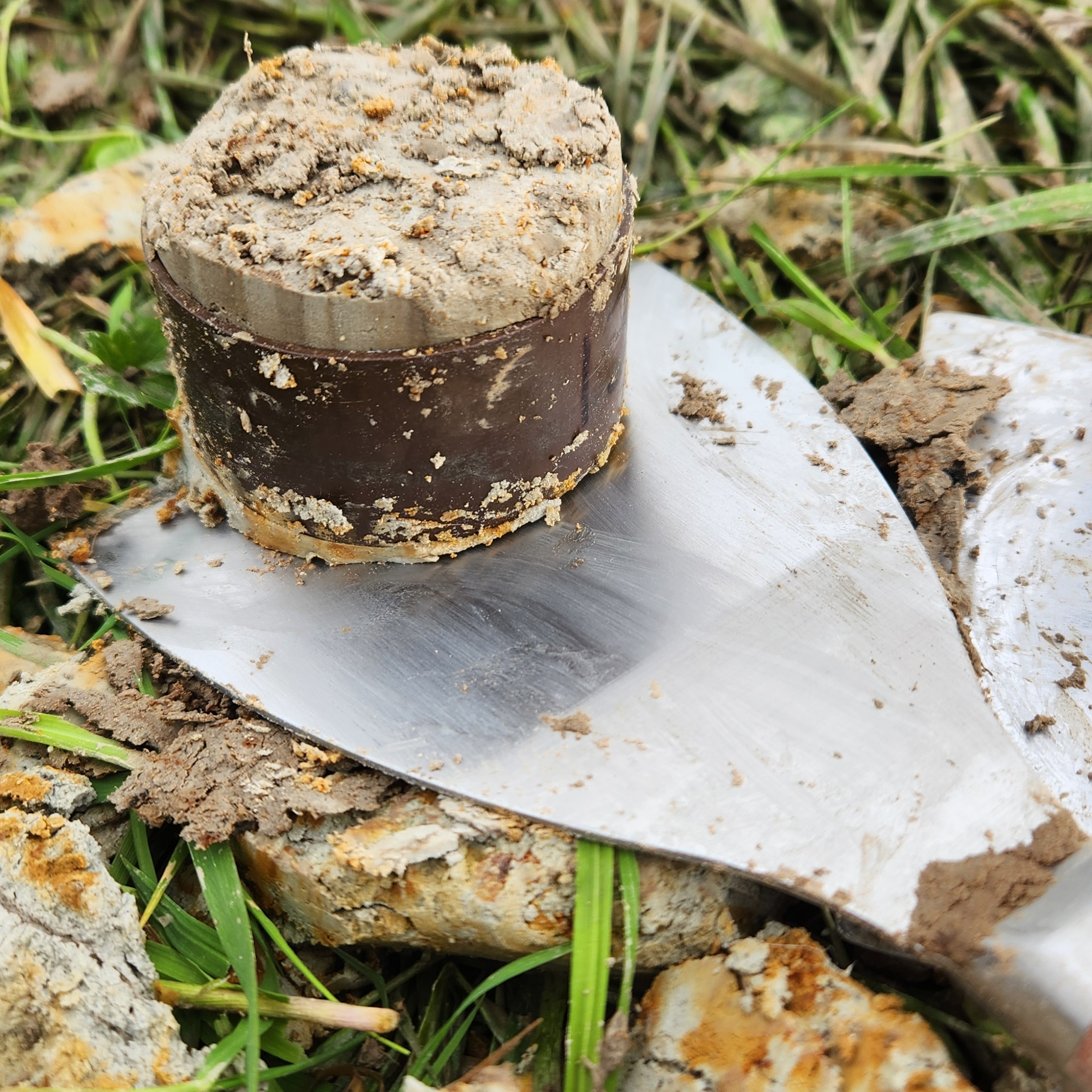 Appendix C — Observing and sampling soils – Soil Description Handbook